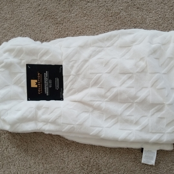 michael strahan | Bedding | New Michael Strahan 5x60 Embossed Faux Fur ...